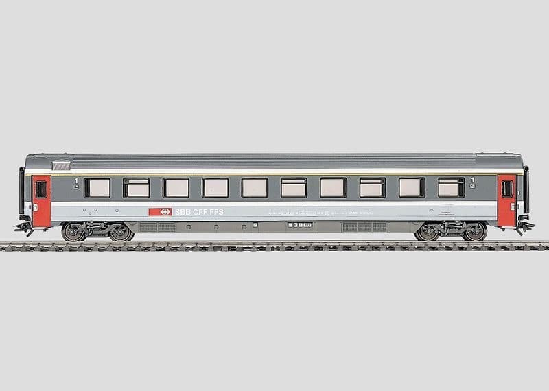 MARKLIN 4368 Express Train Passenger Car