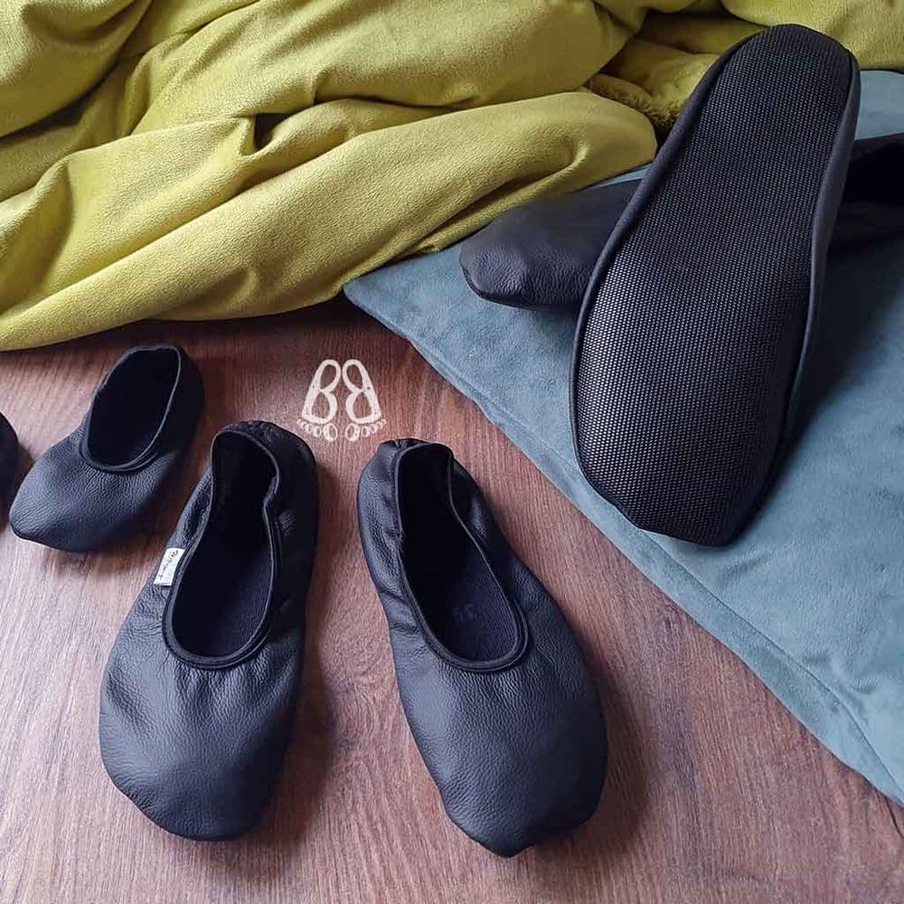 Omaking Soft-Soled Leather Slippers Gymnastic Dance Shoes Black