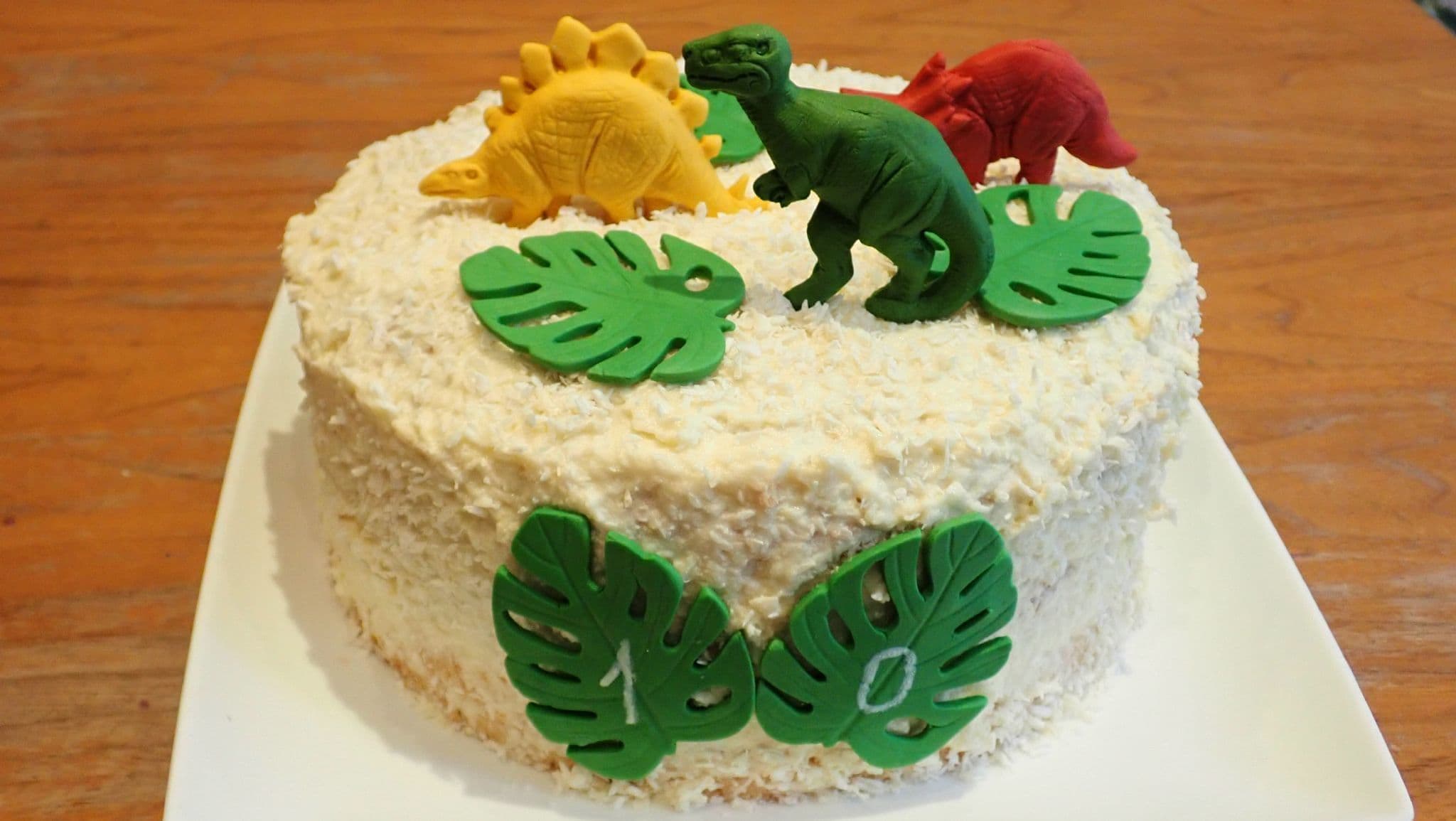 Roaring Success: Dino-Themed Birthday Bash with Our Edible Fondant Cake ...