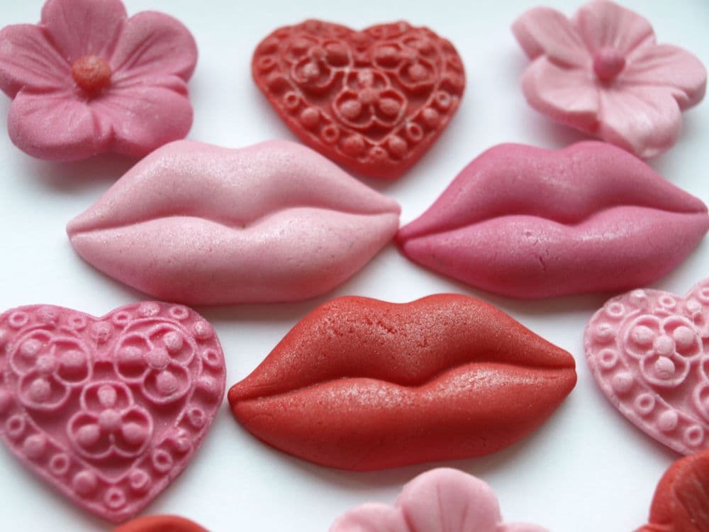 12x Edible Red Pink Hearts Lips Flowers Cupcake Toppers for Hen Parties ...