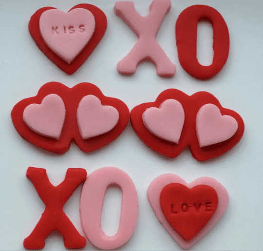 12x Edible Valentine s Day Hearts Cupcake Toppers - Fondant Kisses Cake ...