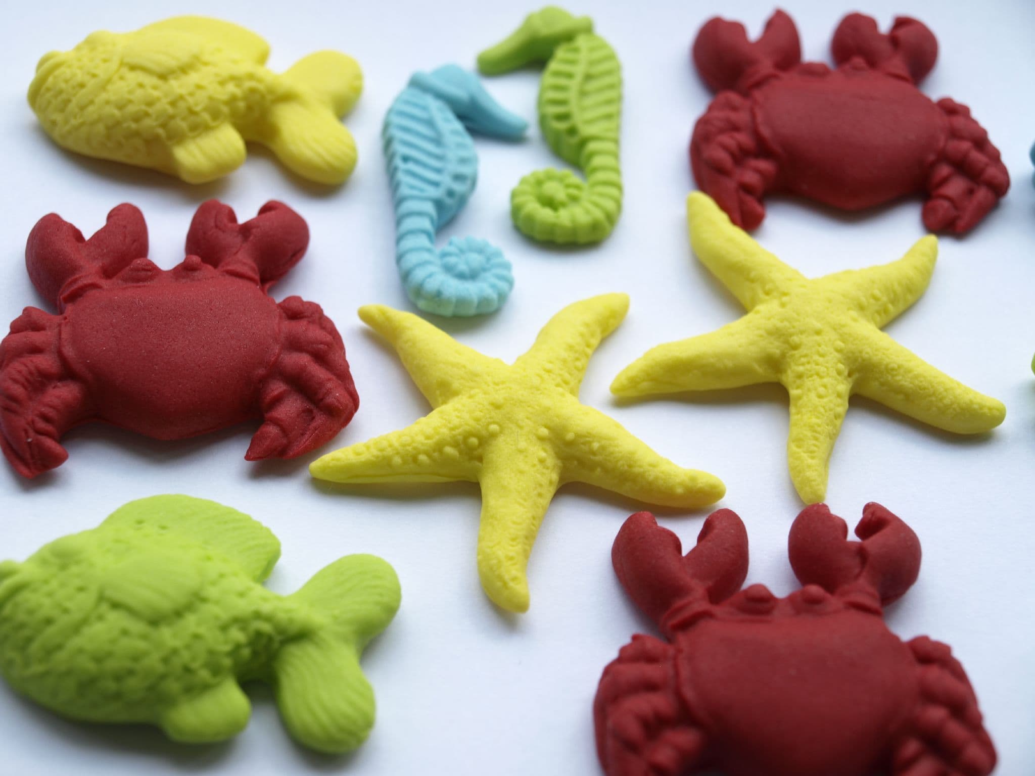 12x Under the Sea Party Fish Fondant Edible Cupcake Cake Toppers Decoration