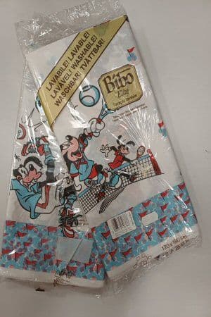 Mickey Mouse and Goofy Paper Tablecover