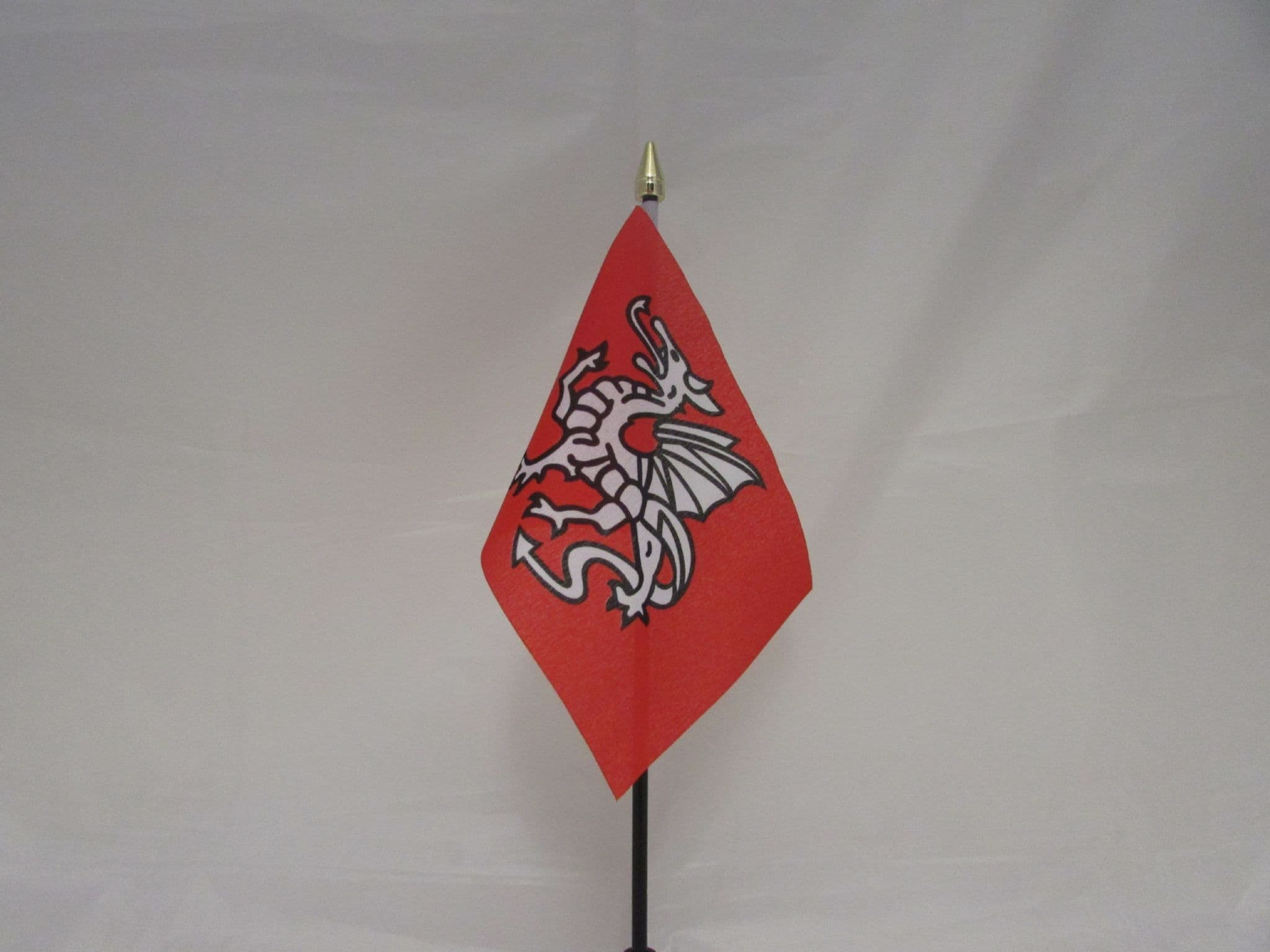 Buy English Pendragon Anglo Saxon Table Flag | NWFlags