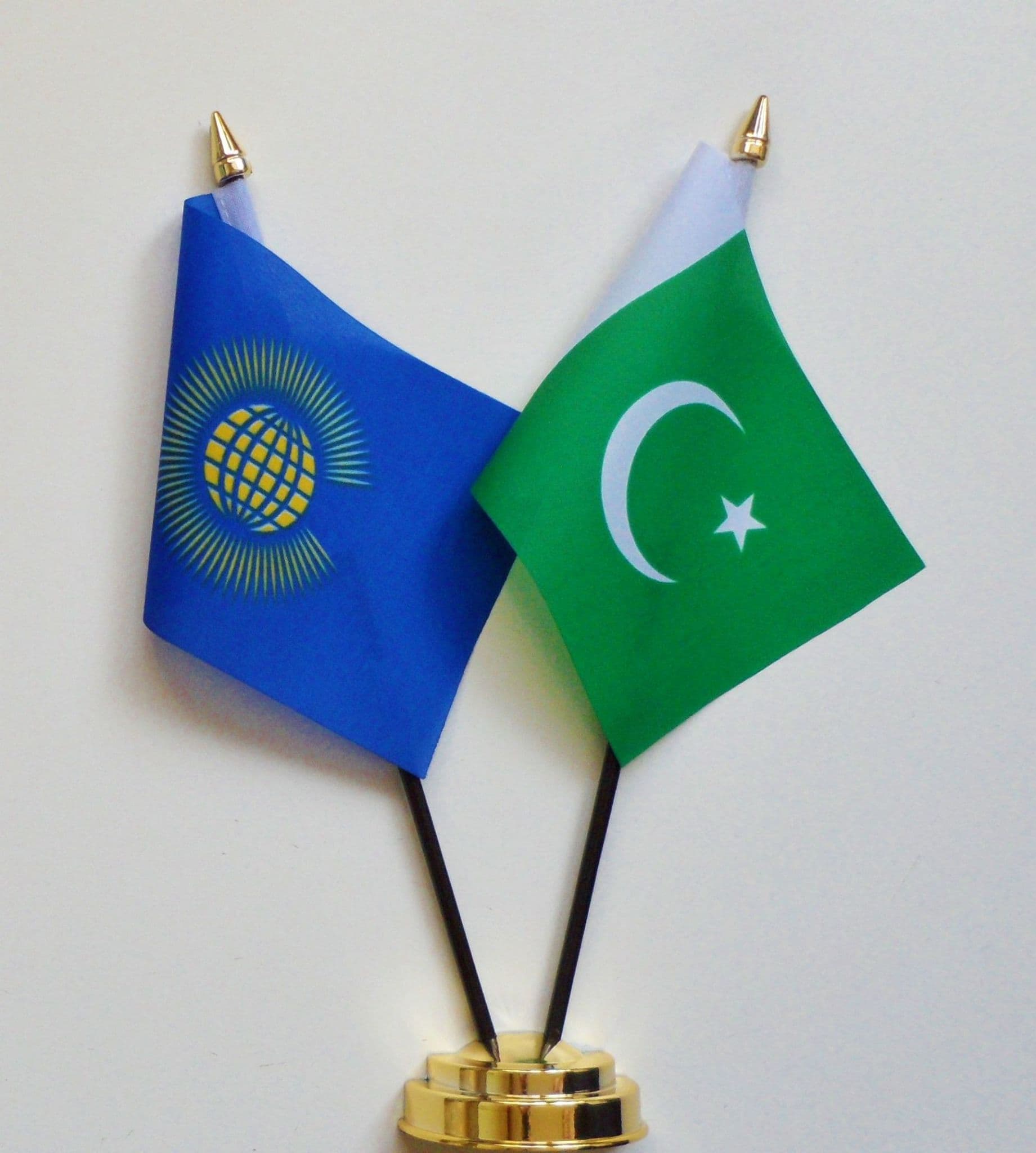 Commonwealth and Pakistan Friendship Table Flag