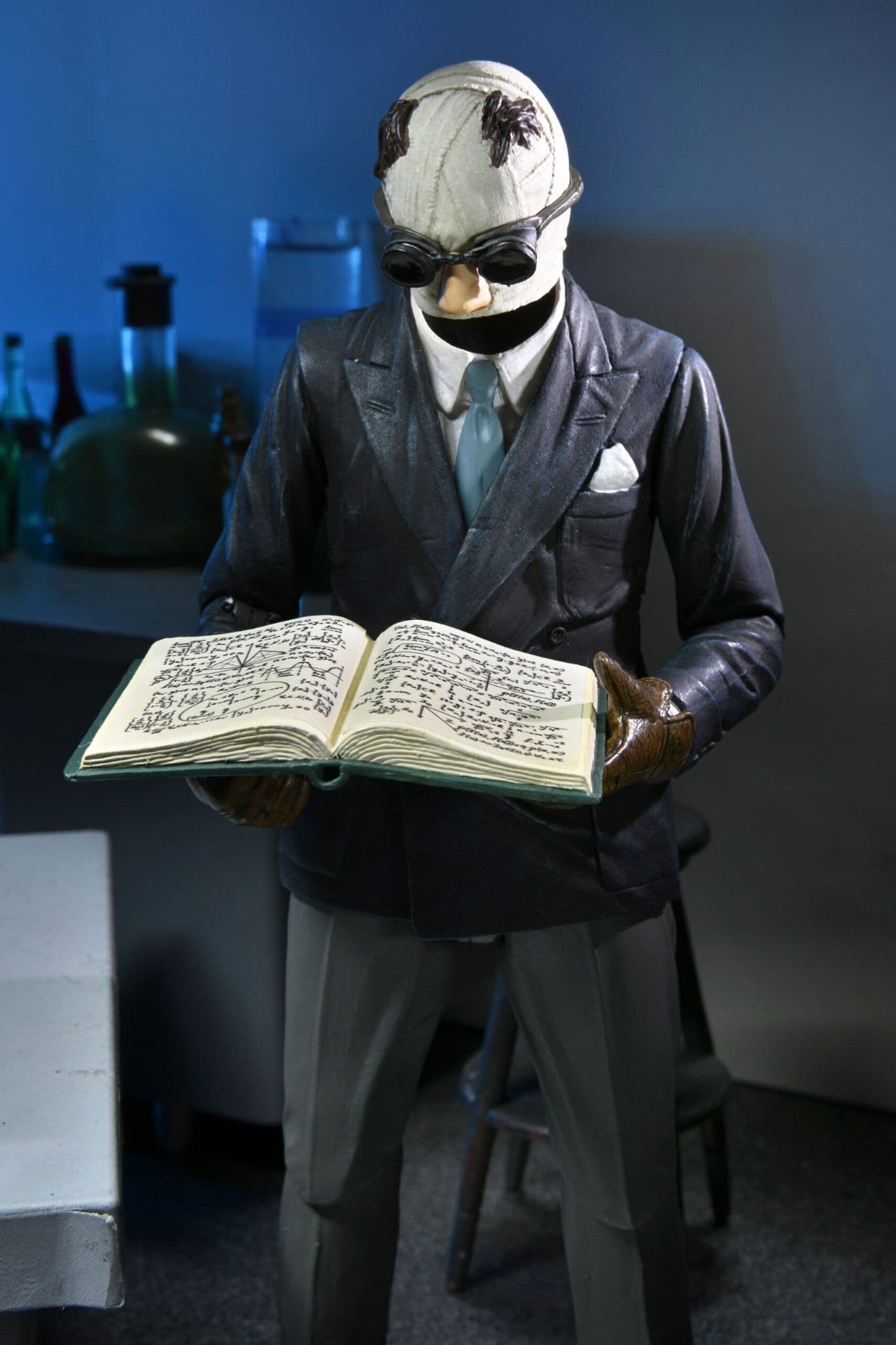 Universal Monsters Ultimate Invisible Man