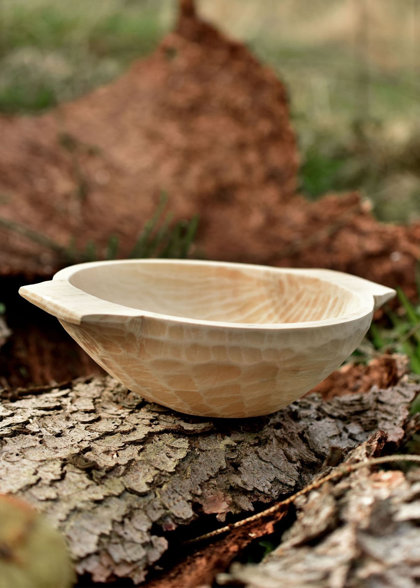Hand-Carved Wooden Bowl with Handles Limewood approx 25 x 20 cm