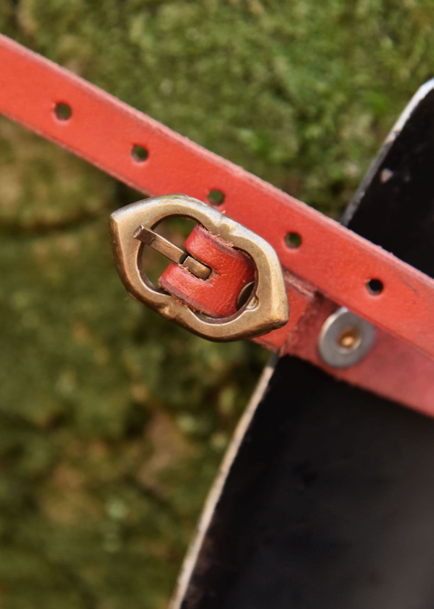 Knights Greaves Steel Pair