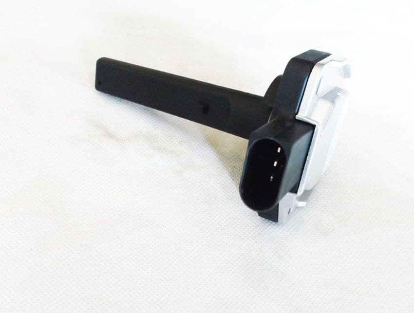 BMW 1 3 5 7 SERIES E81 E82 E87 E36 E46 E90 E60 E65 ENGINE OIL LEVEL SENSOR
