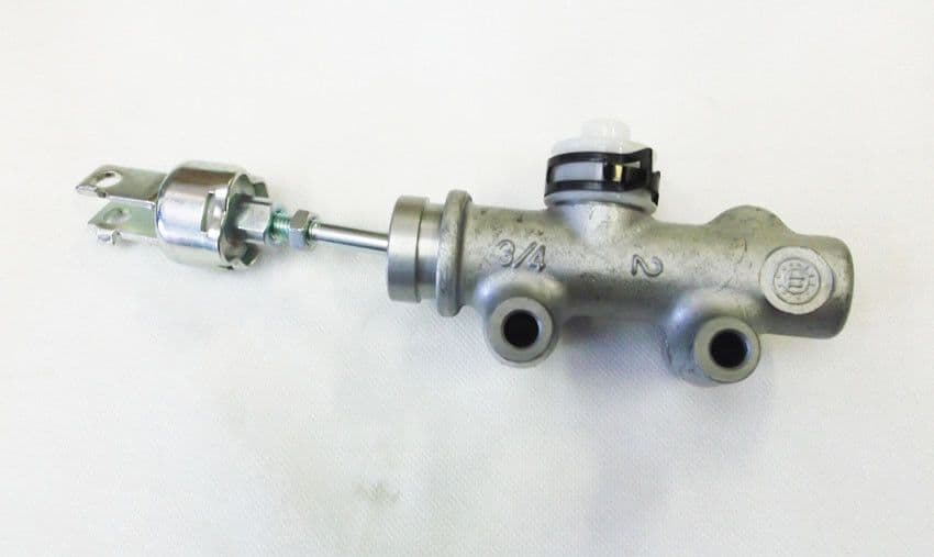 Toyota Land Cruiser VDJ200 - 4.5TD - V8 (08/2007+) Clutch Master Cylinder