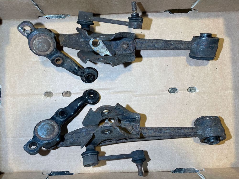 2004 LEXUS IS200 FRONT WISHBONE ARM LOWER SUSPENSION PAIR 99-05 IS30 XE10
