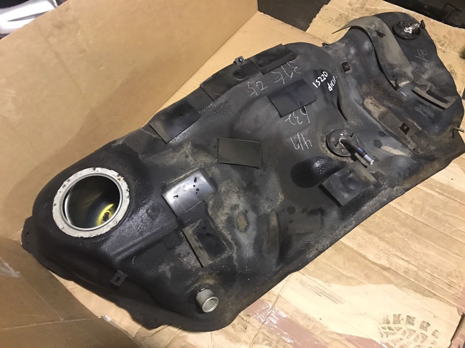 2005 - 2013 LEXUS IS220 DIESEL FUEL TANK GOOD CONDITION