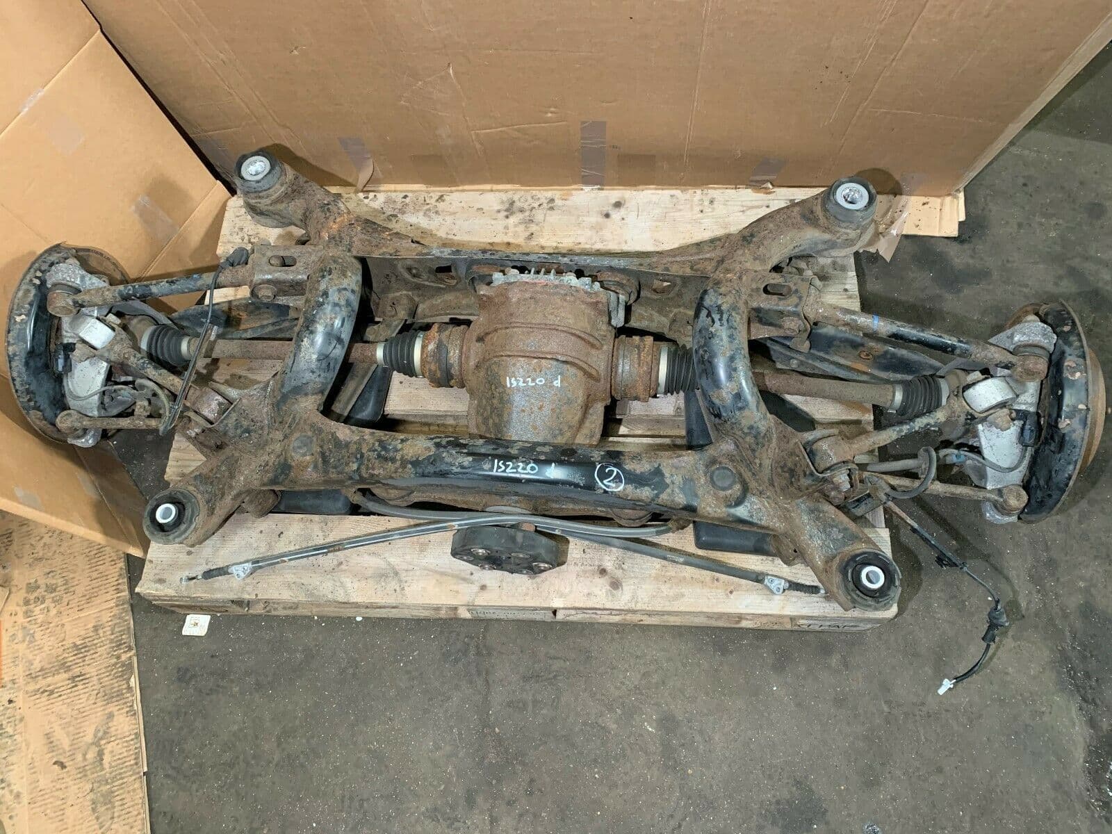 2007 LEXUS IS220 COMPLETE REAR AXLE SUBFRAME DIFFERENTIAL ARMS HUB BEARING