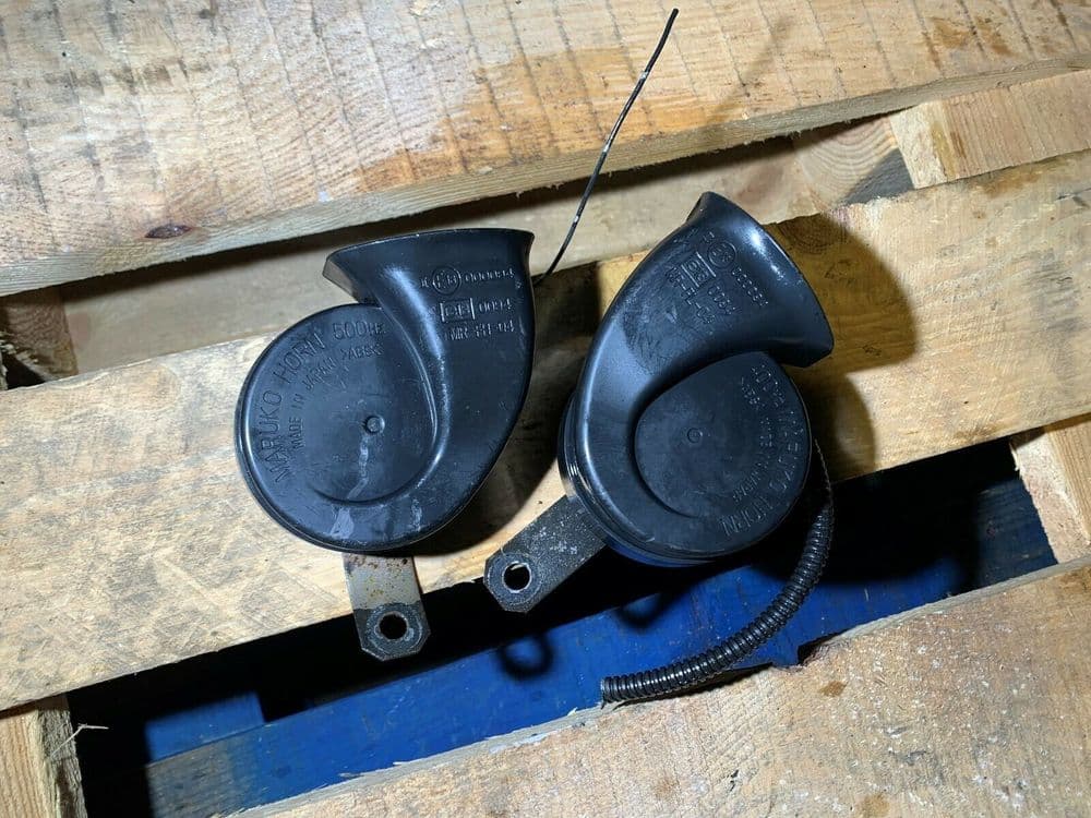 2007 LEXUS IS220 HORN PAIR HORNS BRACKETS SIGNAL WARNING GENUINE 05-12 ...