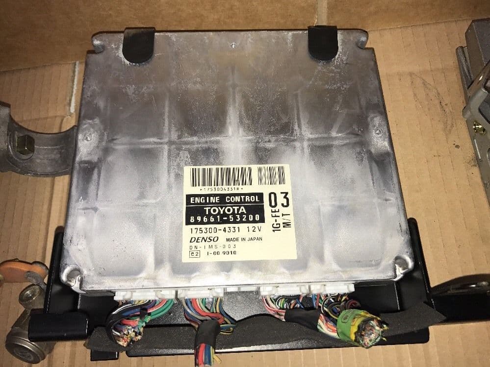 99-05 LEXUS IS200 2 KEY LOCK SET IGNITION BARREL ECU CONTROL COMPUTER ...