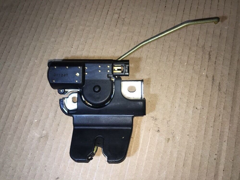 99-05 LEXUS IS200 IS300 BOOT LOCK CENTRAL LOCKING MECHANISM BOOTLID LID ...