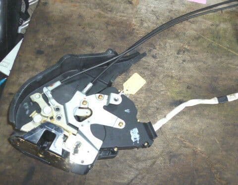 99-05 LEXUS IS200 IS300 CENTRAL LOCKING MECHANISM REAR LEFT DOOR NSR LOCK