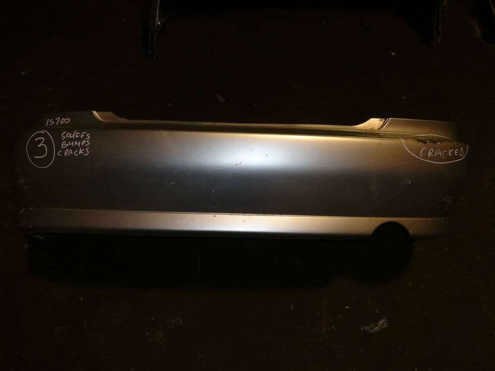99-05 LEXUS IS200 IS300 REAR BUMPER SILVER COLOR HAVE CRACK ON CORNER ...