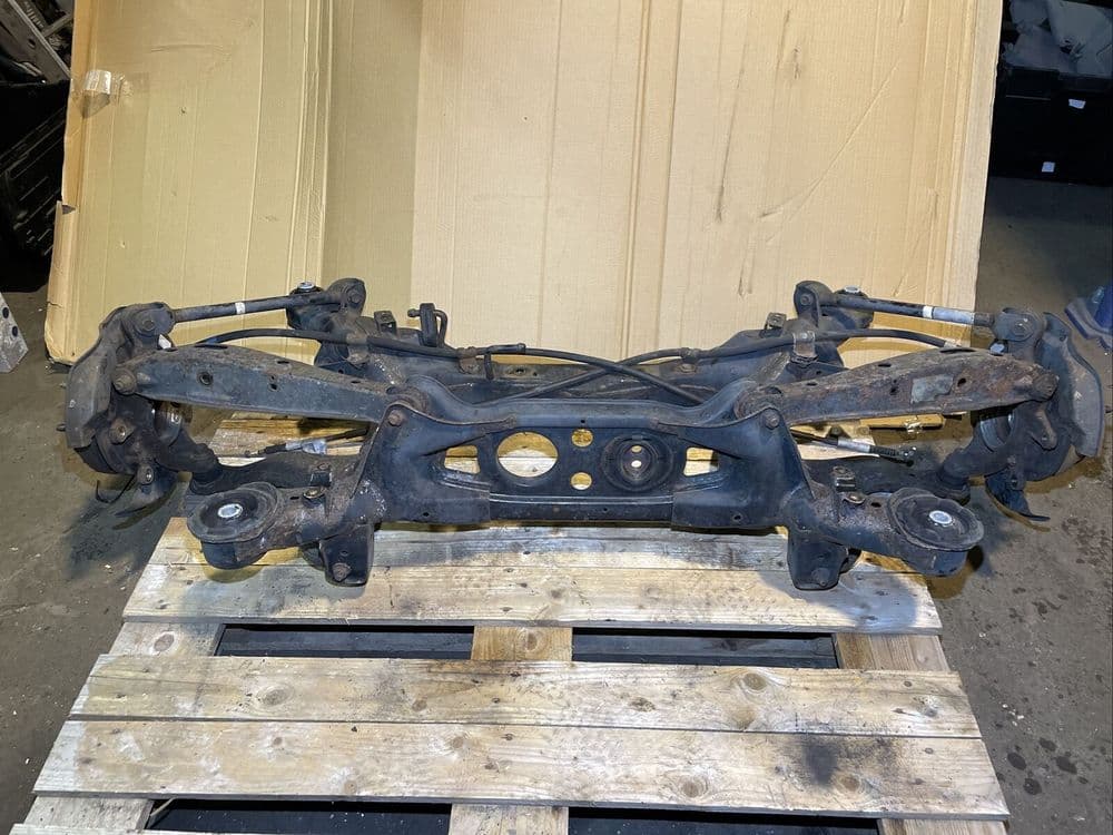 99-05 LEXUS IS200 REAR SUBFRAME AXLE ARMS HUBS LOW MILES 2004