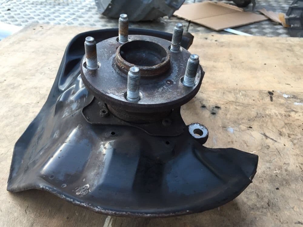 LEXUS IS200 COMPLETE HUB BEARING COMPLETE KNUCKLE 99-05 FRONT LEFT VGC 2007