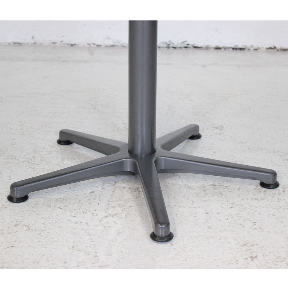 Ahrend 460 Circular Meeting Table | white table | round meeting table