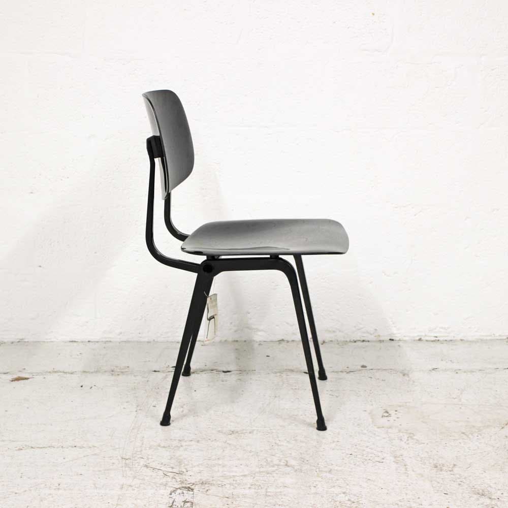 Ahrend Revolt Chair | Black shiny chair | Gloss black chair