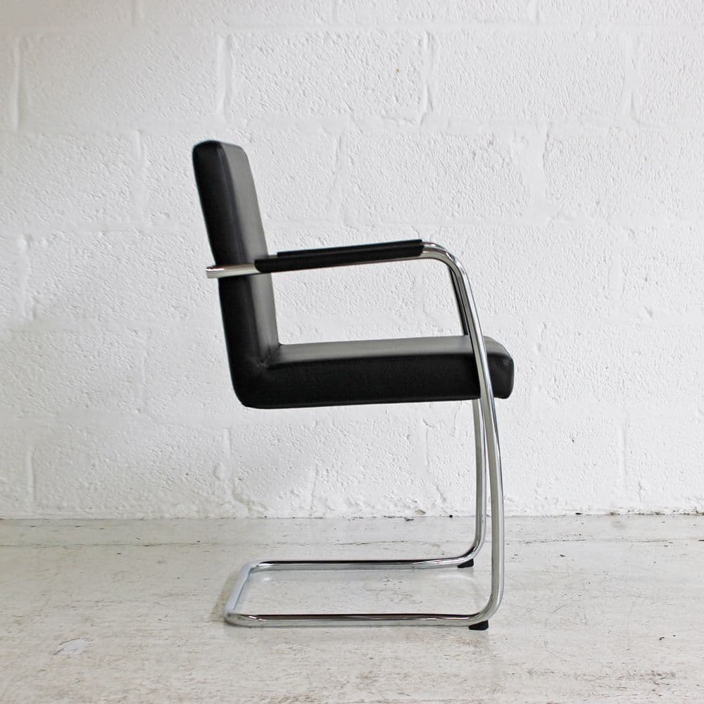Bene Dexter Meeting Chair | Black Leather Chair | Leather Meeting Chair