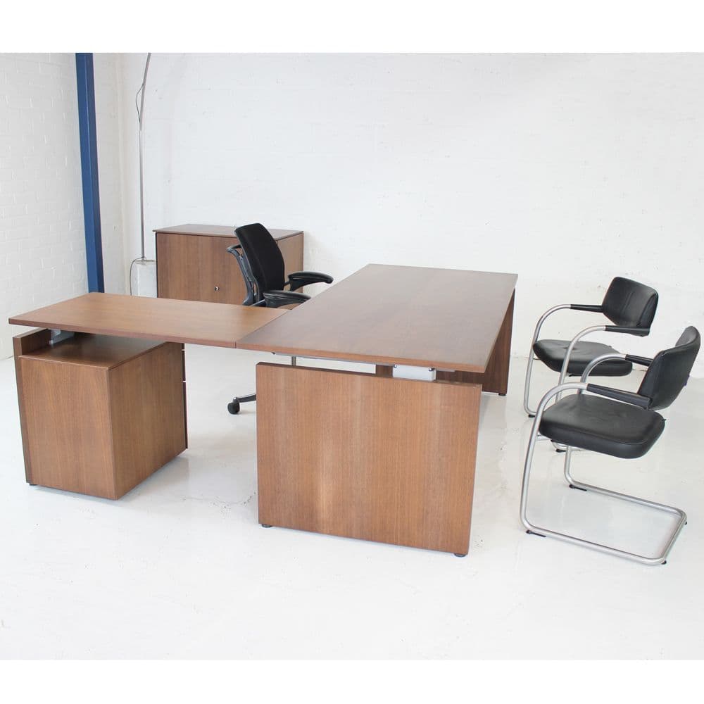 Bene P2 Managers Suite | high end office set | veneer office desk