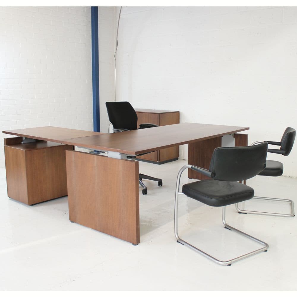 Bene P2 Managers Suite | high end office set | veneer office desk