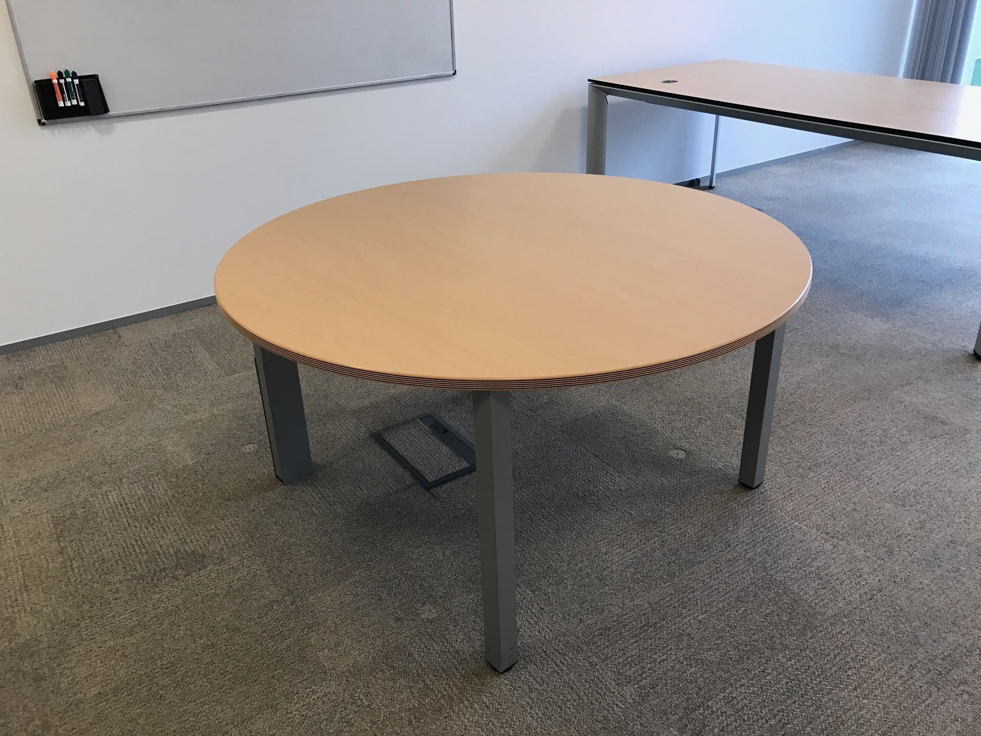 Bene Round Table - 1400mm Diameter | circular table | bene meeting table