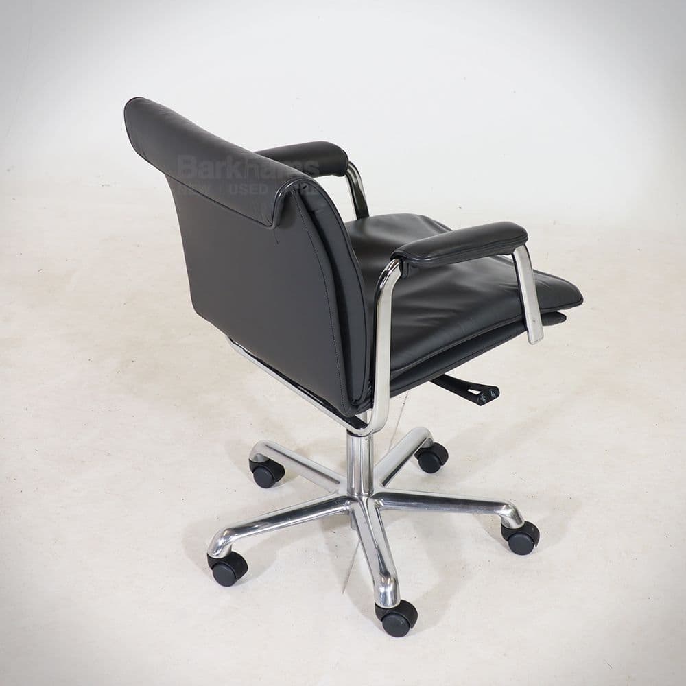 Boss Design Delphi on Swivel Base| Delphie Meeting Chair by Boss Design ...