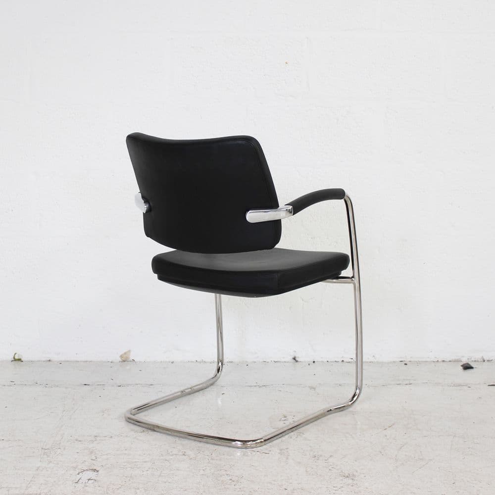 Boss Design Pro Cantilever Chair | Black Meeting Chair | Leather ...