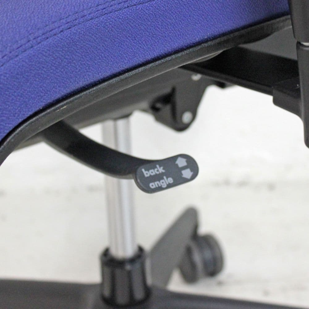 Boss App Task Chair by KOMAC | Blue computer chair | Komac chair
