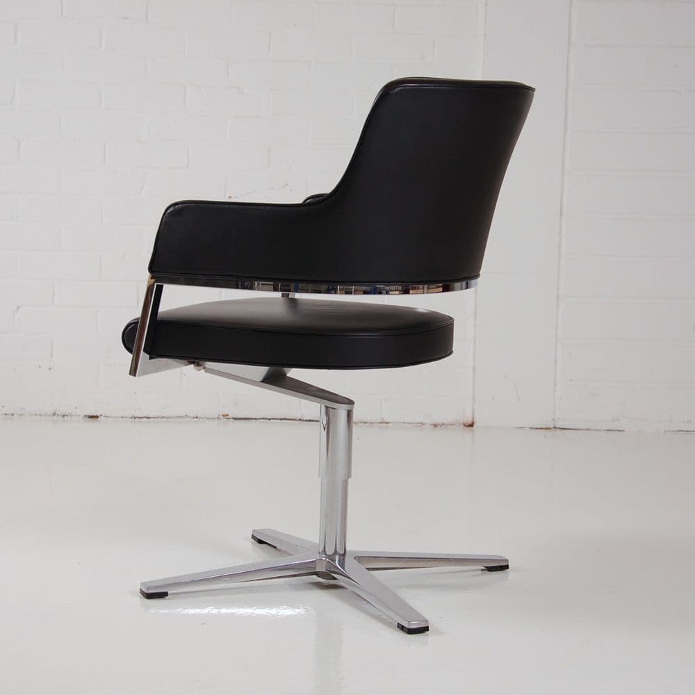 Brunner Tempus Meeting Chair | black leather chair | executive meeting ...