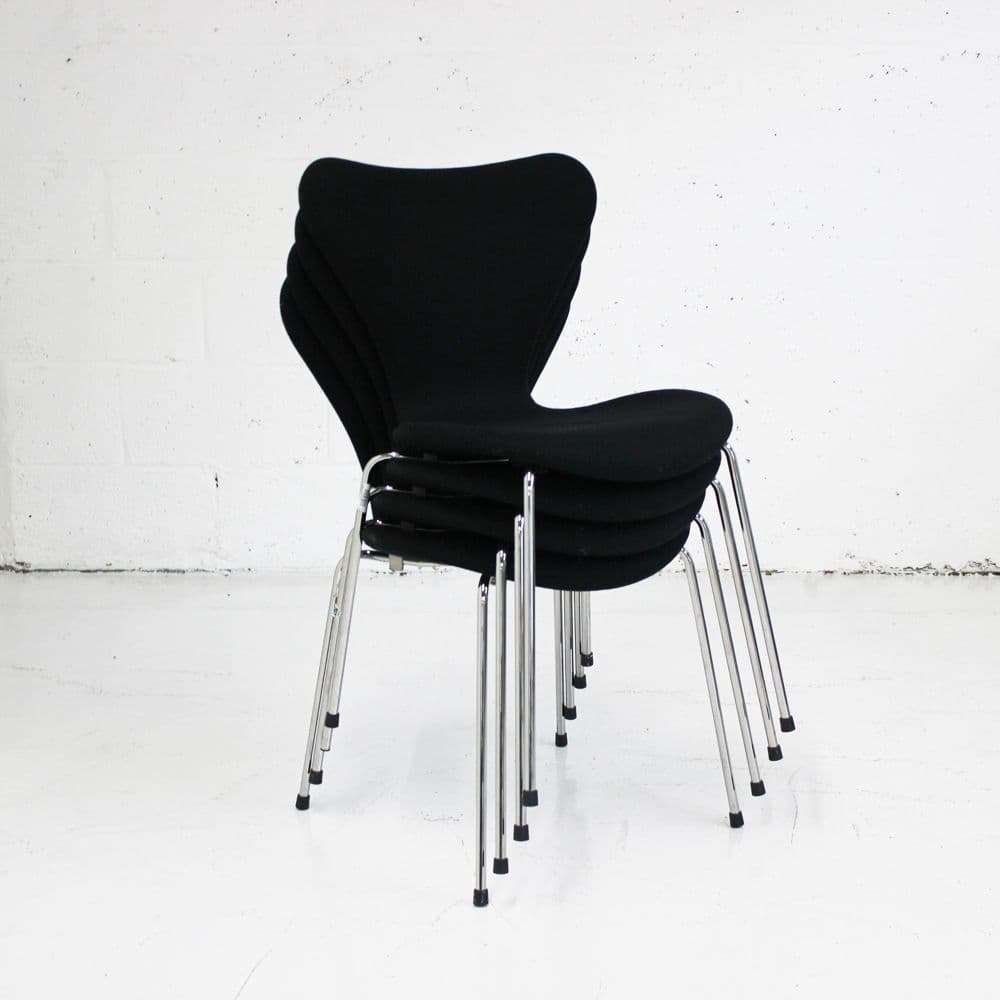 FRITZ HANSEN SERIES 7 (FULLY UPHOLSTERED) | Stackable Chair | Designer ...