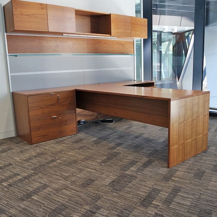 Herman Miller Executive Desk in Walnut | 0 | 0