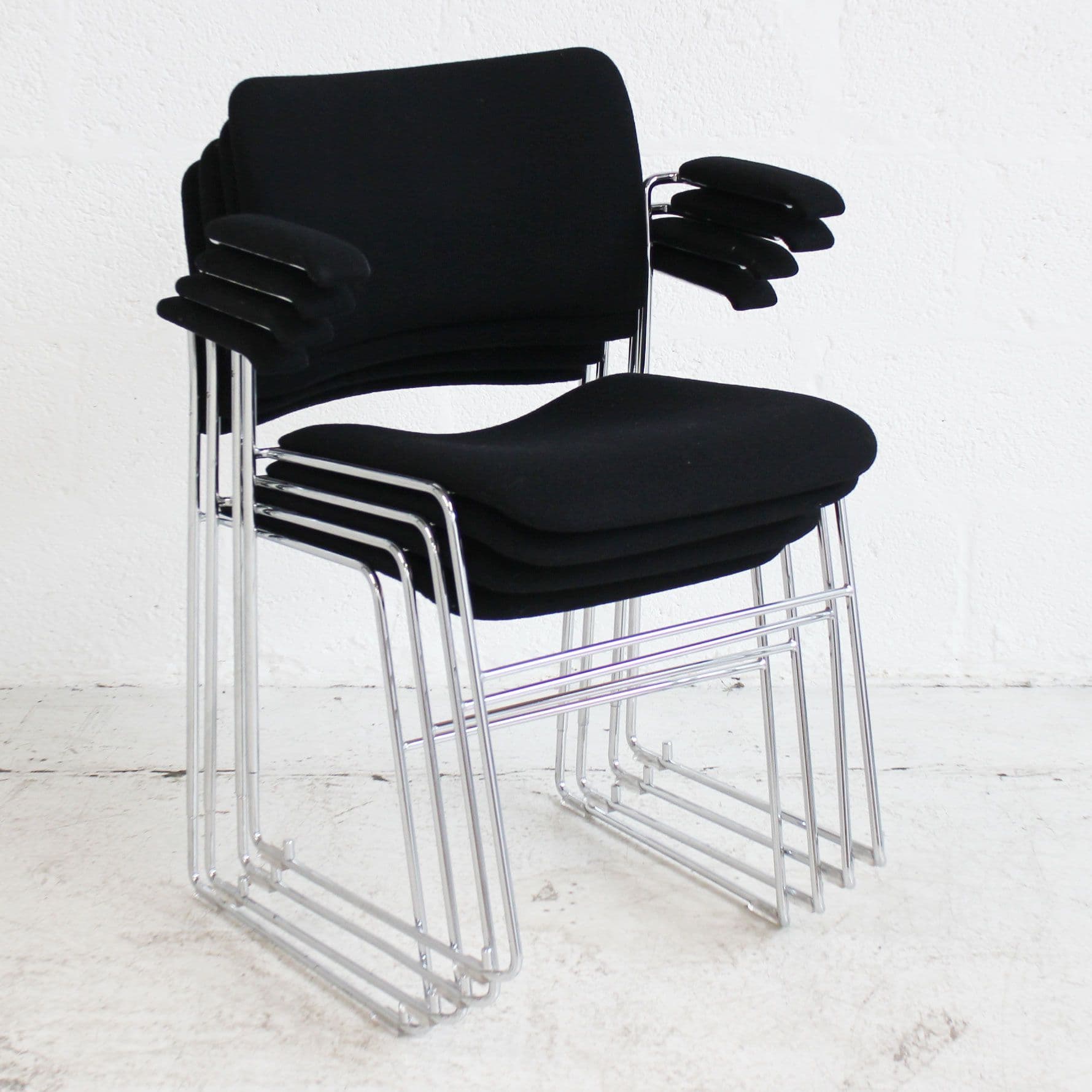 Howe 40/4 Stacking Chair – Black w/arms | Black Meeting Chair ...