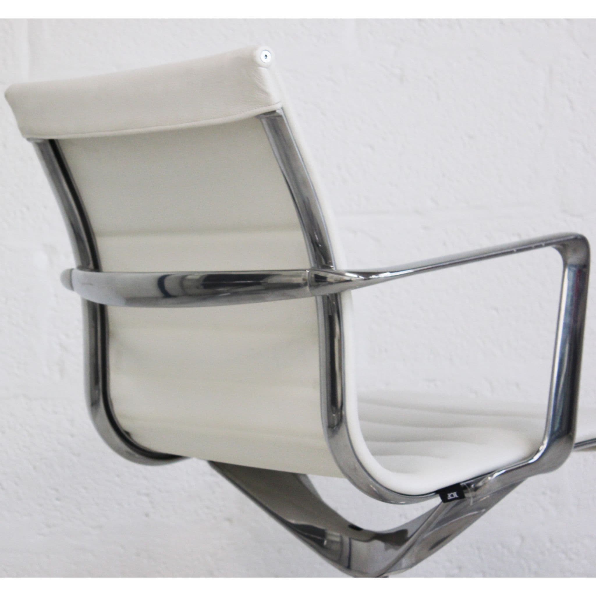 ICF Valea Elle – White Leather | White Meeting Chair | Executive ...