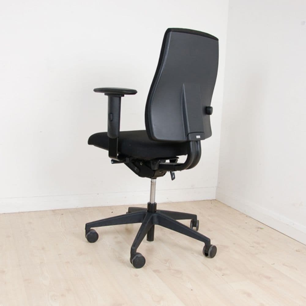 Interstuhl Goal Task Chair | black swivel chair | ergonomic computer chair