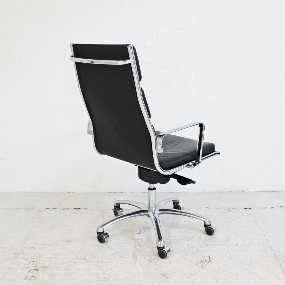 Luxy Light Chair | Black Soft Pad Chair | Leather Executive Chair