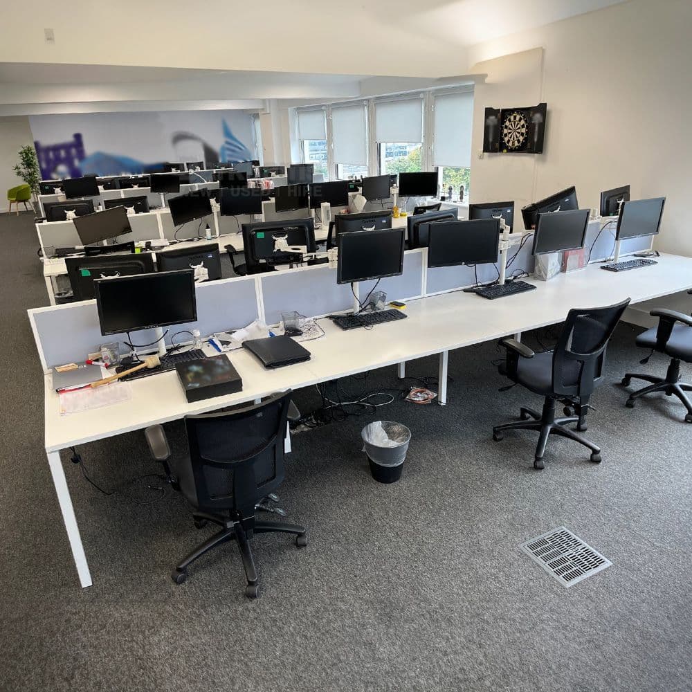 Nova Bench Desk by Narbutas | White MFC/White Frame | with Screens ...