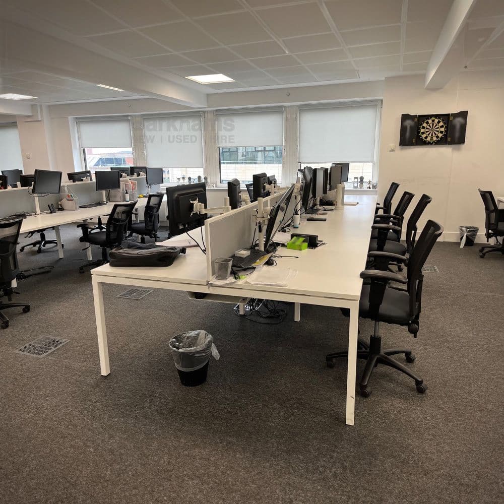 Nova Bench Desk by Narbutas | White MFC/White Frame | with Screens ...