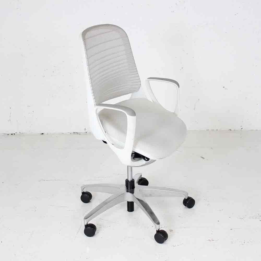 Okamura Luce Operator Chair | ergonomic chair | white mesh task chair