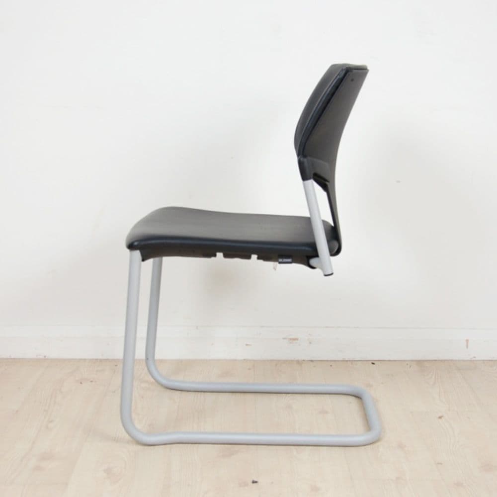 Pledge Ikon Meeting Chair | black meeting chair | cantilever conference ...