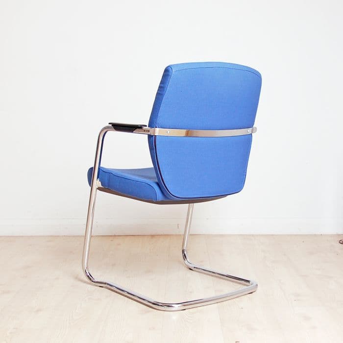 Pledge Tas Meeting Chair with Chrome Frame | cantilever chair ...