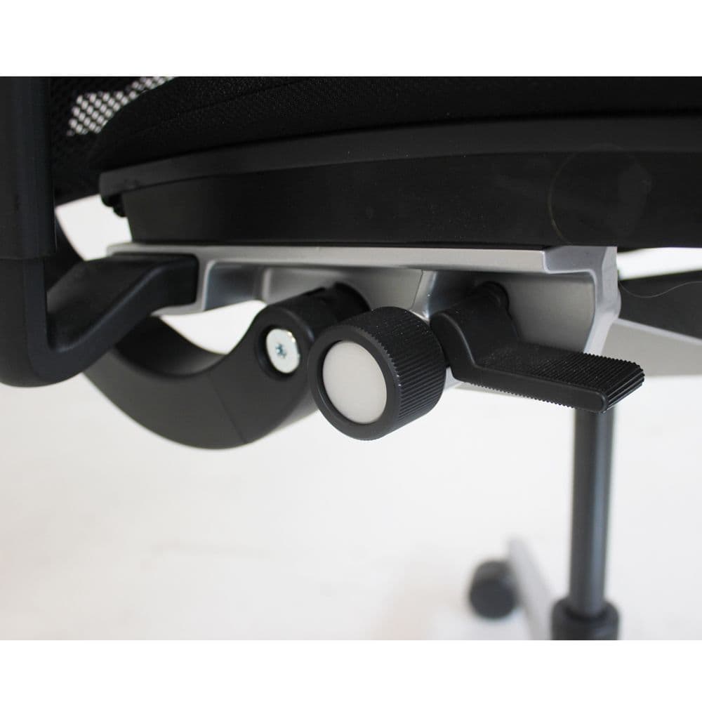 Steelcase Think Operator Chair with coat hanger | mesh back office ...