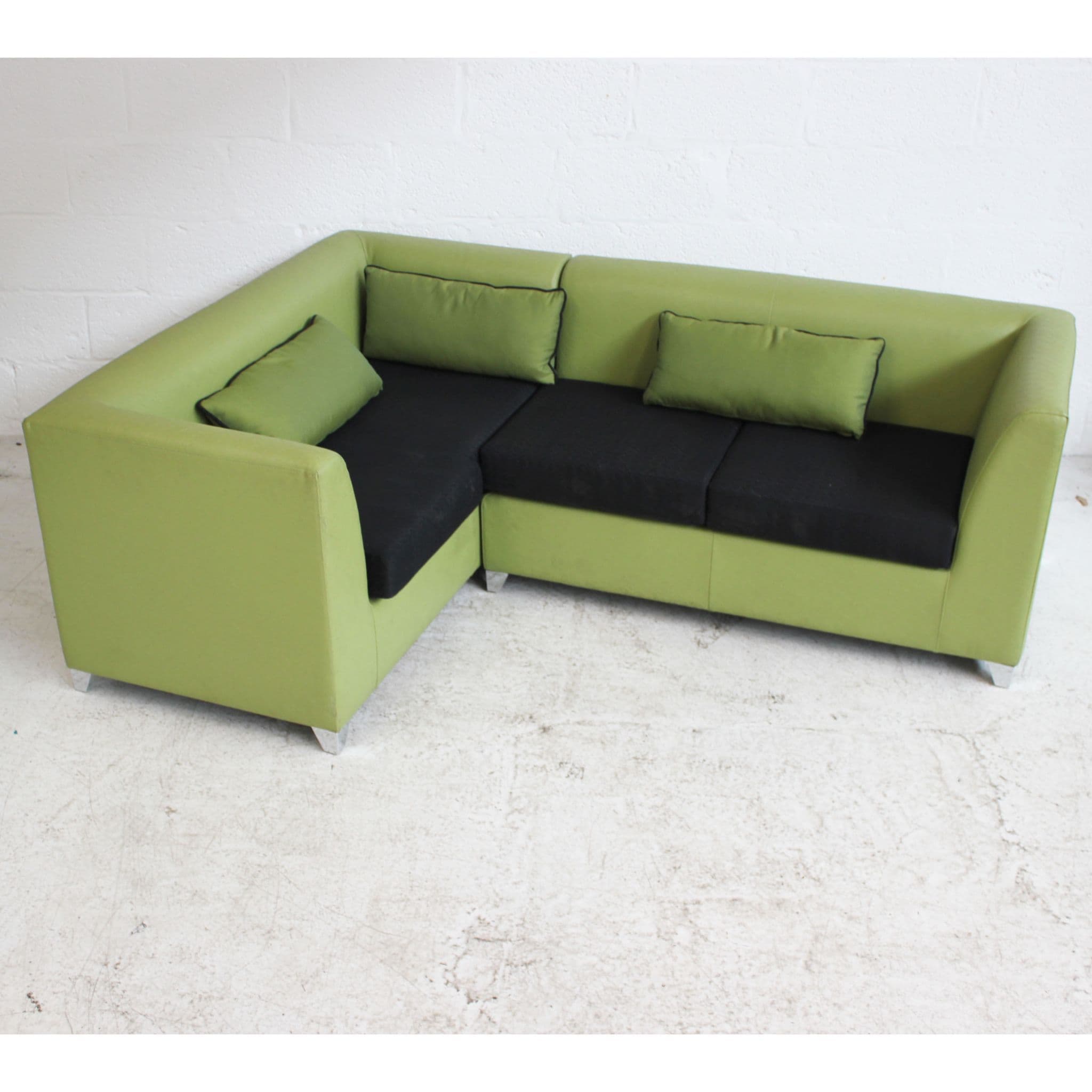 Sven XRMUC Sofa – Green | Green L Shape Sofa | Corner Sofa Green