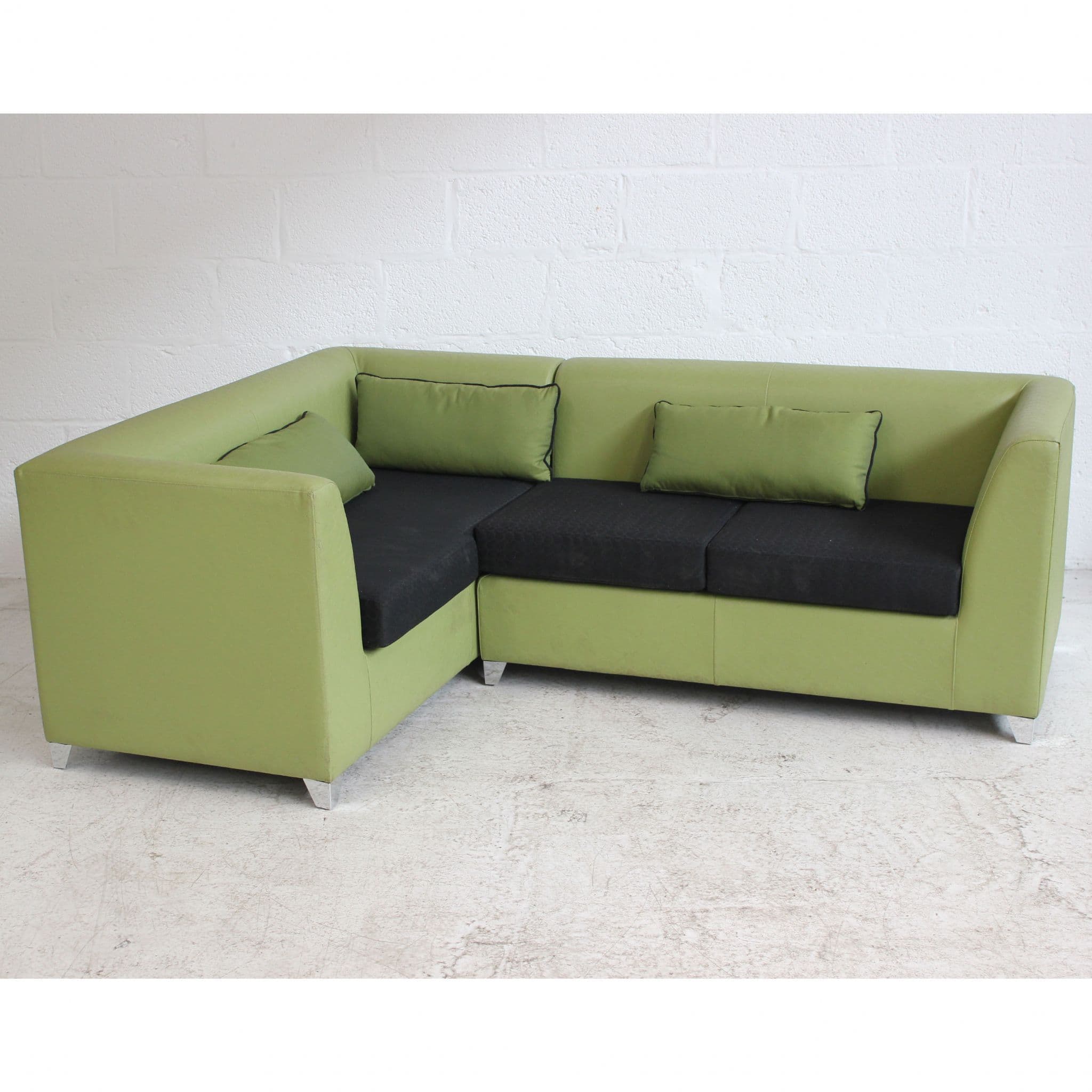Sven XRMUC Sofa – Green | Green L Shape Sofa | Corner Sofa Green
