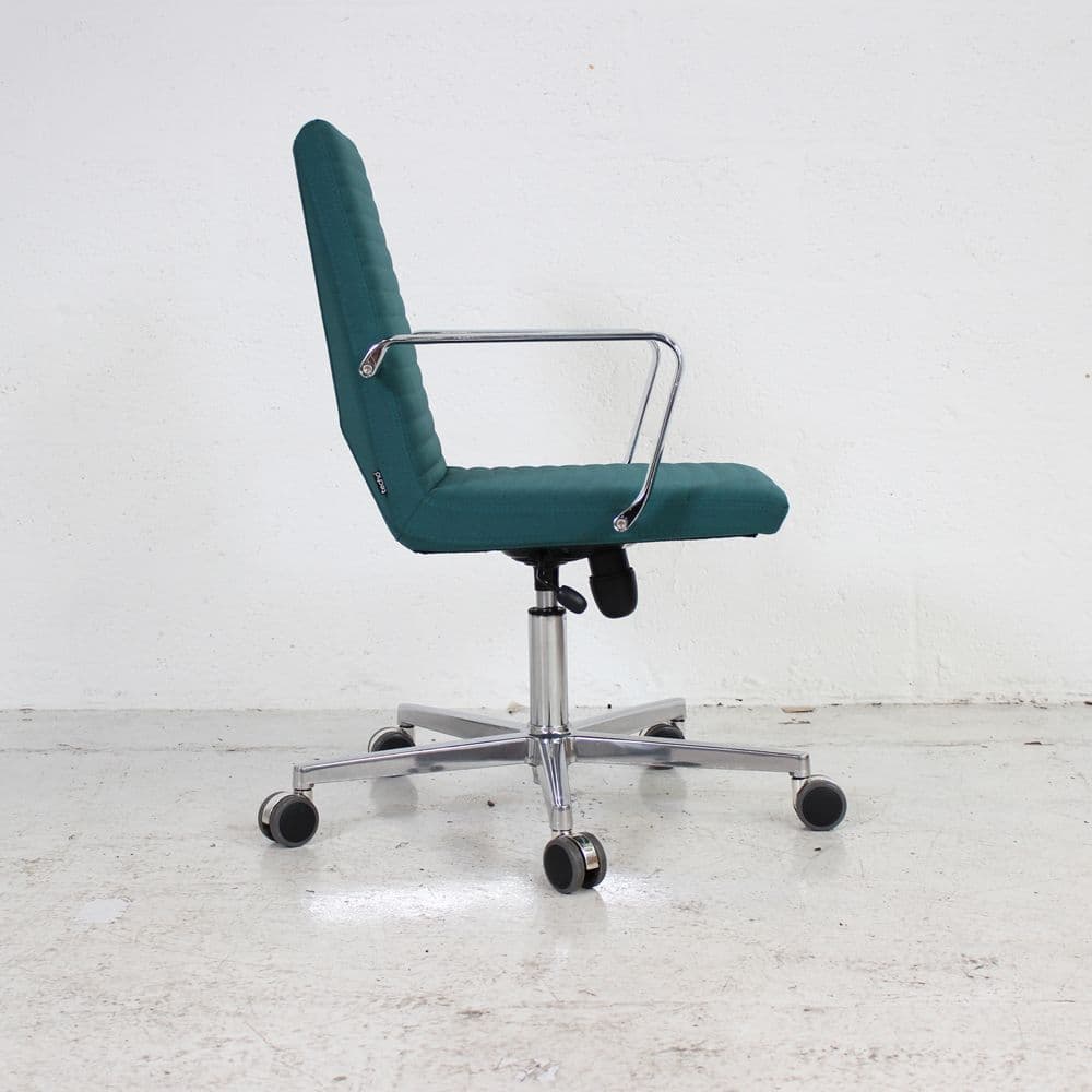 Techo Demo Chair | swivel chair | chrome framed chair