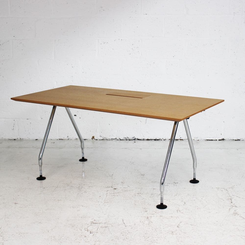 Vitra Ad Hoc Oak Veneer Desk | manager desk | oak meeting table